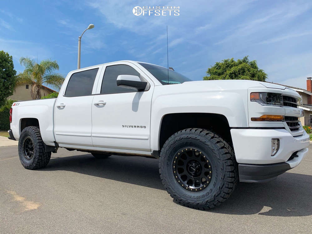2018 Chevrolet Silverado 1500 with 17x8.5 0 Method Nv and 35/12.5R17 ...