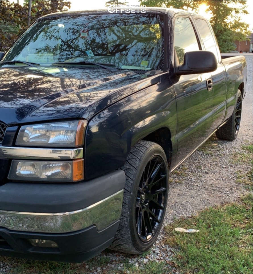 2005 Chevrolet Silverado 1500 with 22x9.5 20 DUB Luxe and 285/40R22 ...