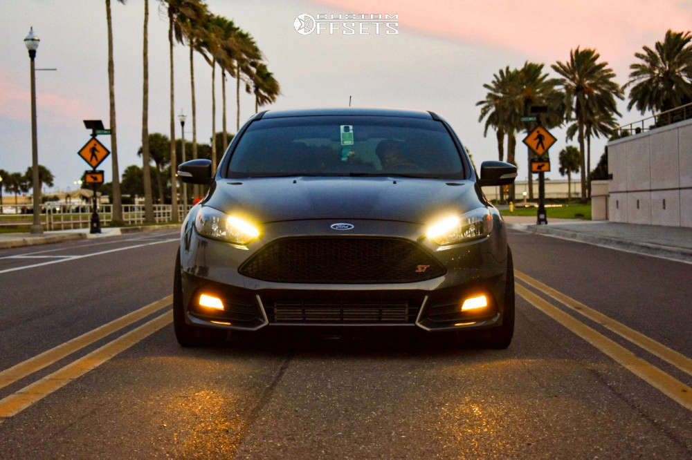 2017 Ford Focus with 18x9 35 Enkei RPF1 and 245/40R18 Achilles Atr ...