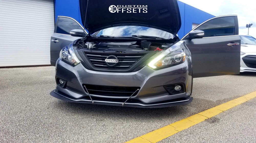 2016 Nissan Altima with 20x10 40 Niche Targa and 275/30R20 Landsail ...