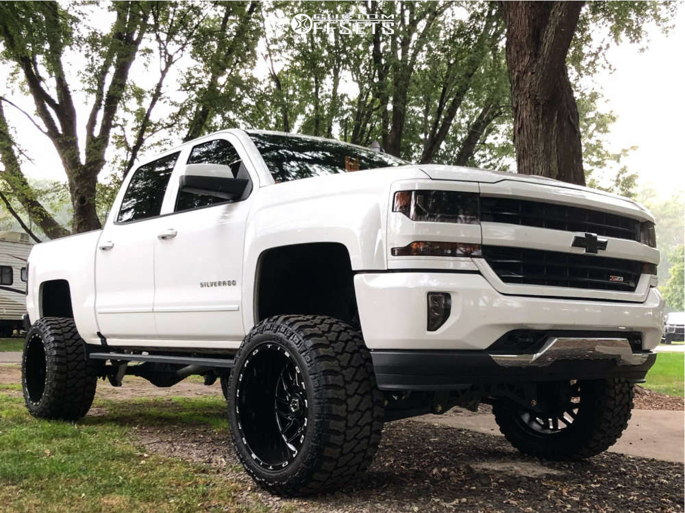 2017 Chevrolet Silverado 1500 with 22x14 -76 TIS 544BM and 35/15.5R22 Fury Offroad Country ...