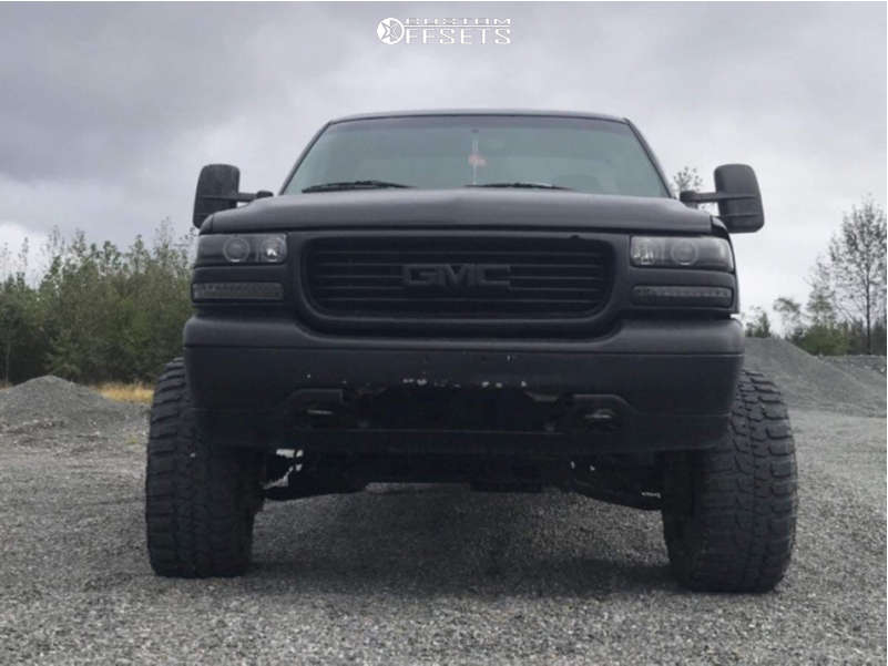 2002 GMC Sierra 1500 with 20x12 -44 Moto Metal Mo962 and 33/12.5R20 ...
