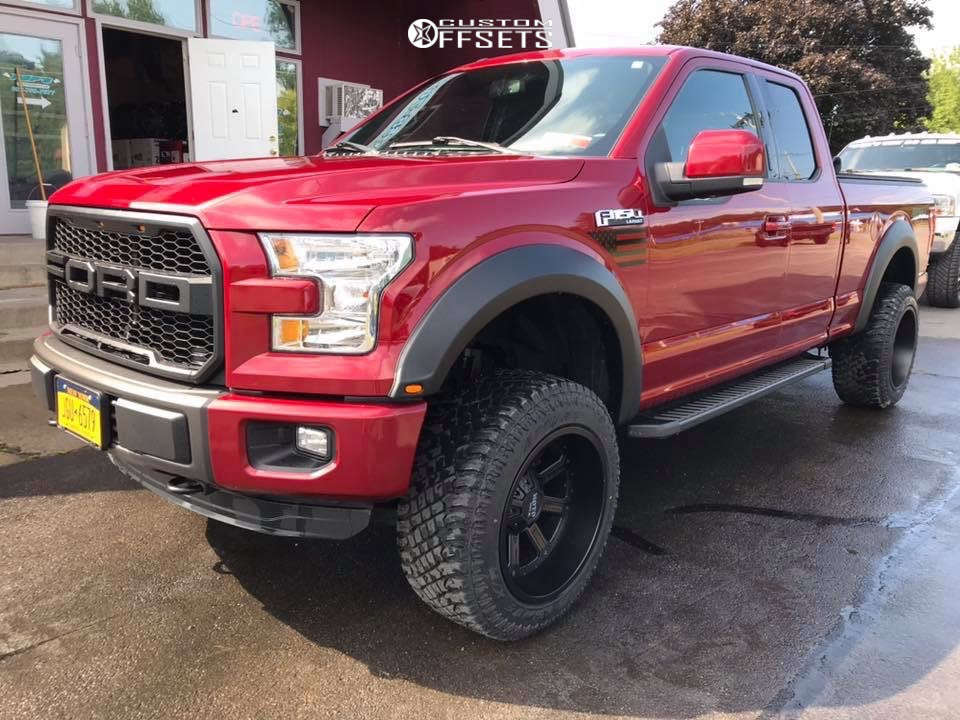 2015 Ford F-150 with 20x12 -44 Moto Metal Mo984 and 33/12.5R20 Atturo ...