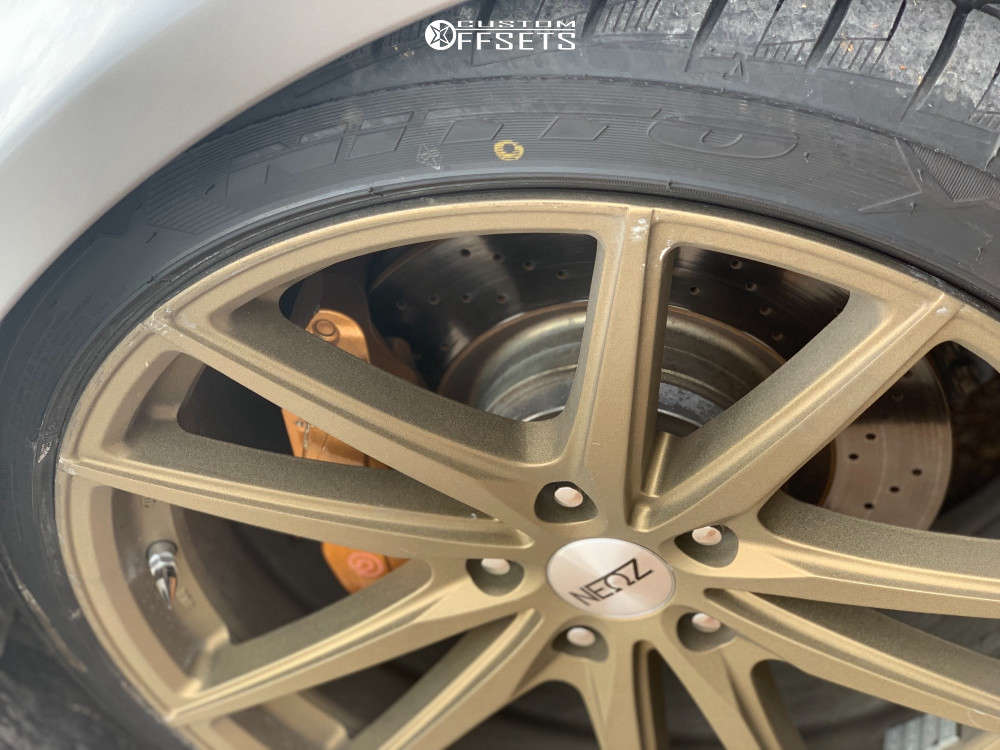 2004 INFINITI G35 with 19x9.5 35 Neoz 5018 and 225/40R19 Nitto Motivo ...