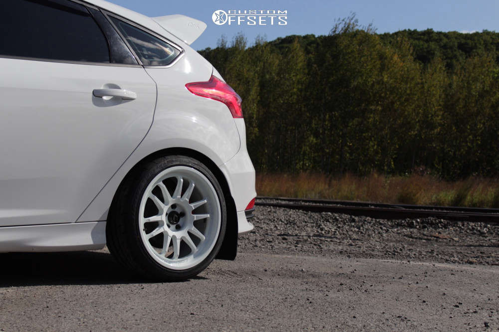 2015 Ford Focus with 18x9 33 Cosmis Racing XT-206R and 245/35R18 ...