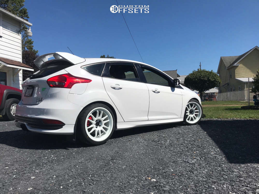 2015 Ford Focus with 18x9 33 Cosmis Racing XT-206R and 245/35R18 ...