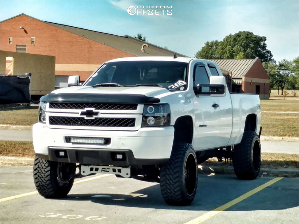 2013 Chevrolet Silverado 2500 HD with 22x12 -44 Hostile Alpha and 35/12 ...