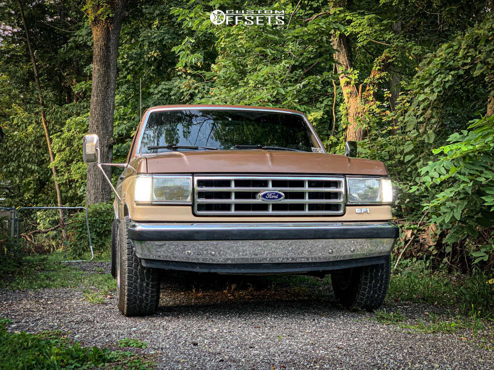 1988 Ford F-150 with 15x10 -47 Pro Comp 69 and 31/10.5R15 Toyo Tires ...