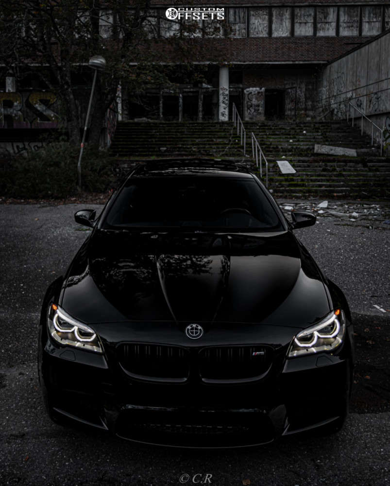 2013 BMW M5 with 20x9 20 Rohana Rfx5 and 265/35R20 Dunlop Sp Sport Maxx ...