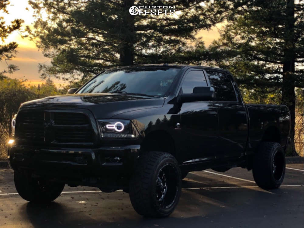 2016 Ram 2500 with 20x12 -43 Fuel D588 and 33/12.5R20 Toyo Tires Open ...