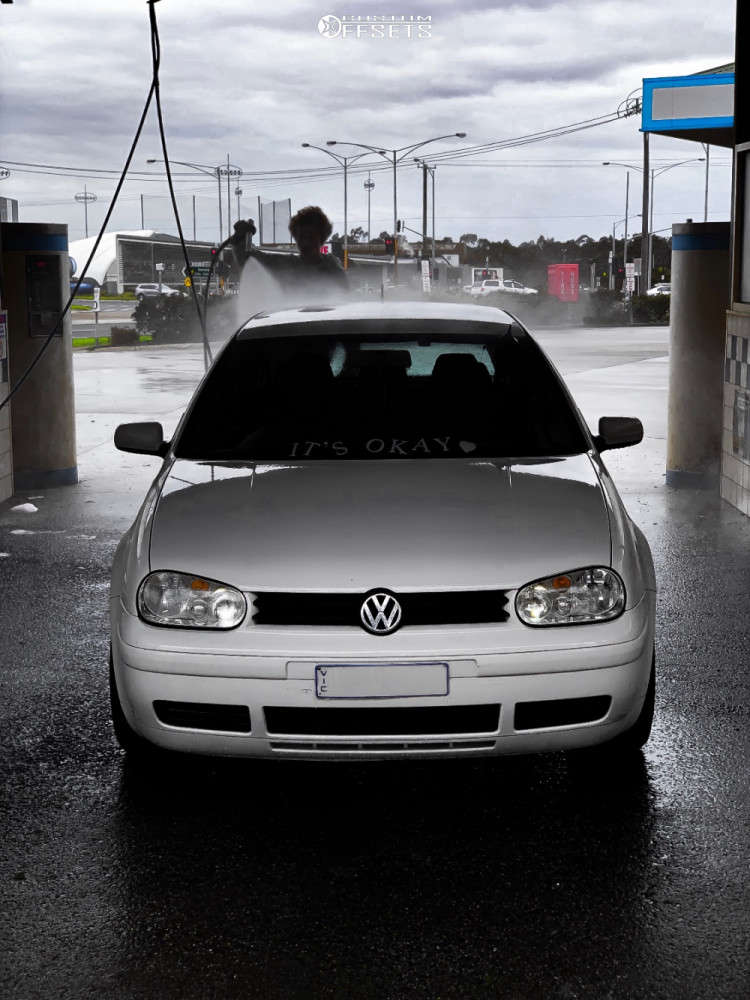2004 Volkswagen Golf with 18x8 30 Avant Garde M220 and 215/30R18 ...