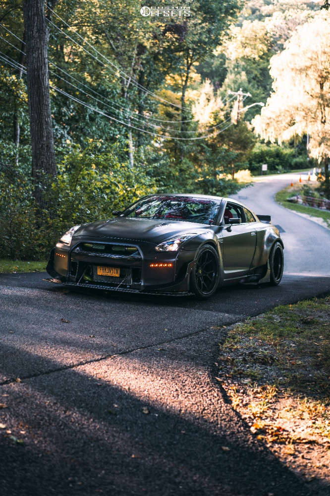 2012 Nissan GT-R with 20x10.5 -15 Savini SV80 3 Piece Forged and 295 ...