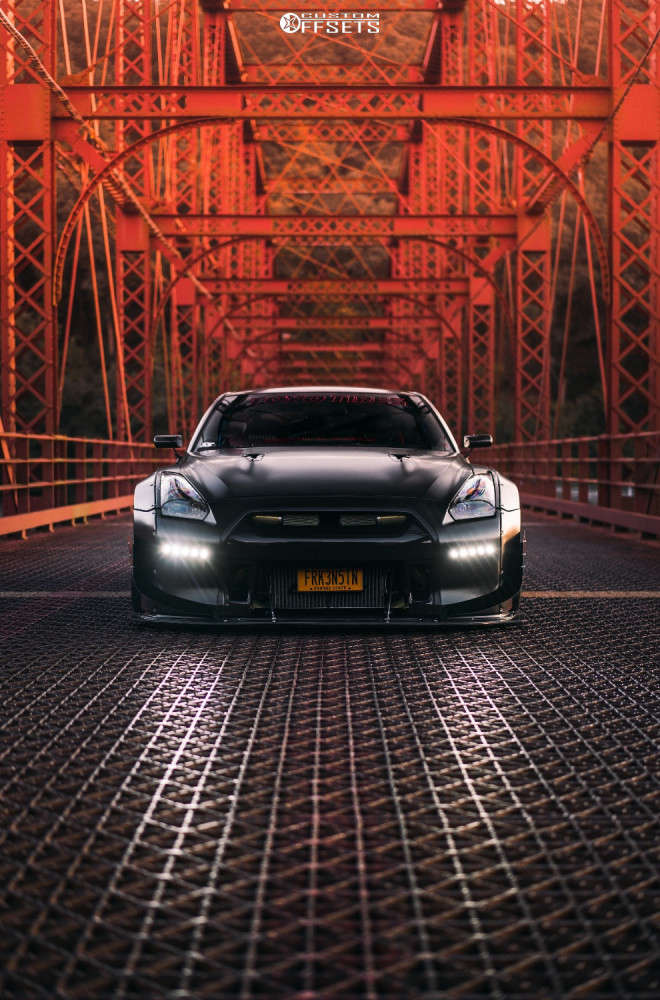 2012 Nissan GT-R with 20x10.5 -15 Savini SV80 3 Piece Forged and 295 ...