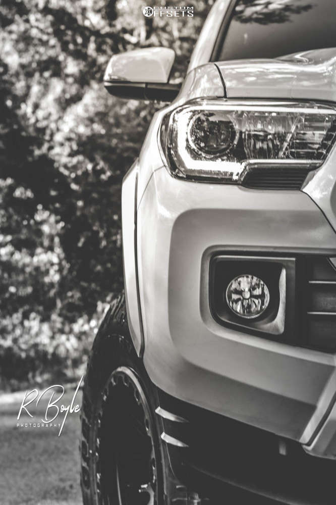 2017 Toyota Tacoma with 17x9 -12 Vision Nemesis and 285/75R17 Toyo ...