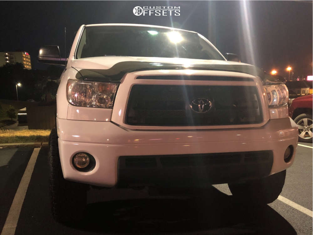 2011 Toyota Tundra with 20x10 -25 Toxic Widow and 275/65R20 Nitto Terra ...