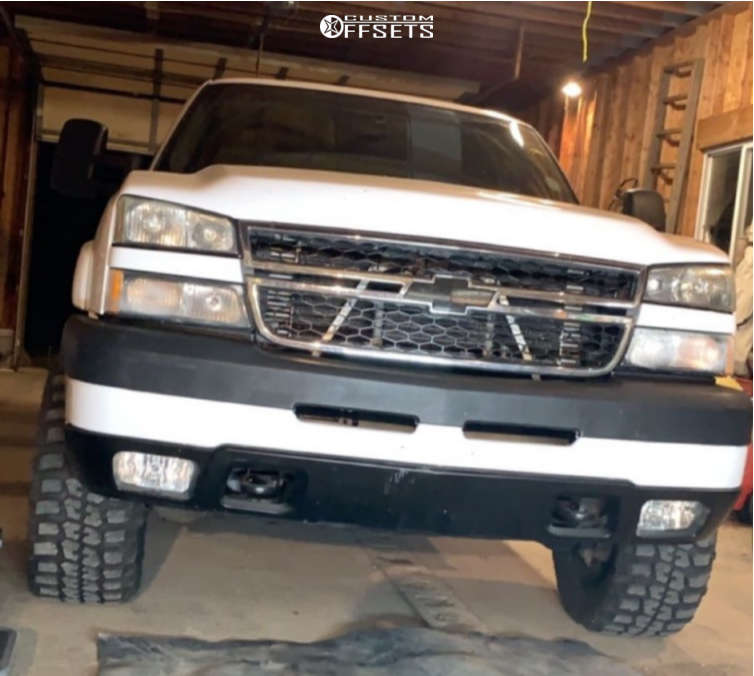 2005 Chevrolet Silverado 2500 HD with 20x9 0 Anthem Off-Road Equalizer ...