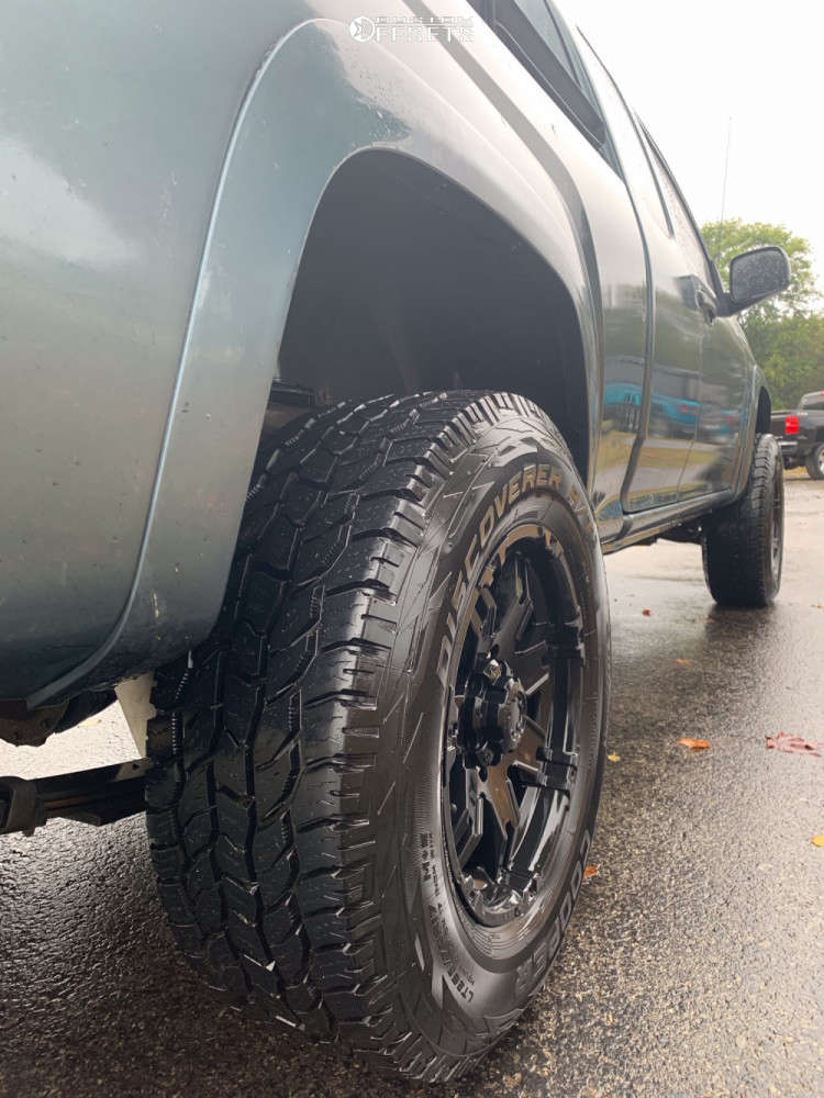 2006 GMC Canyon with 17x9 25 Ultra Gauntlet and 265/75R17 Cooper ...