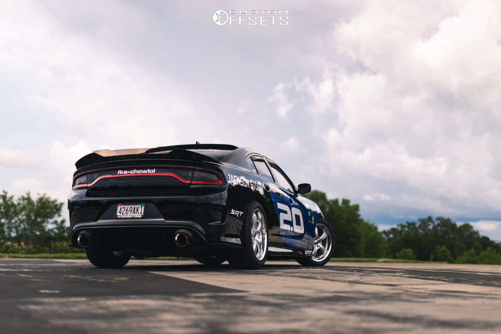 2017 Dodge Charger with 20x9 22 Mickey Thompson Sc-5 and 275/40R20 ...