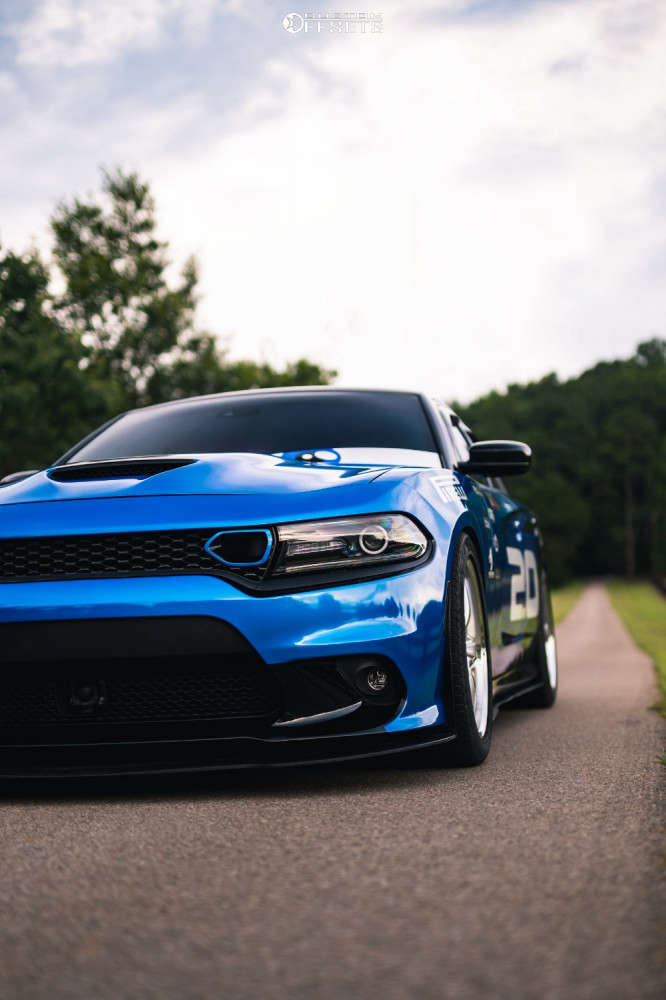 2017 Dodge Charger with 20x9 22 Mickey Thompson Sc-5 and 275/40R20 ...