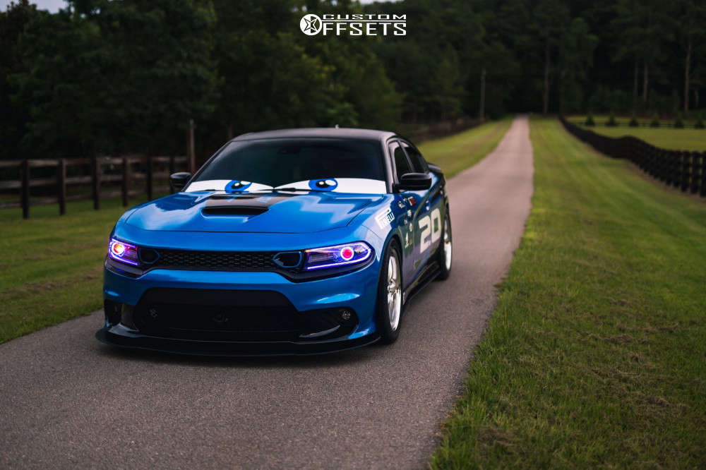 2017 Dodge Charger with 20x9 22 Mickey Thompson Sc-5 and 275/40R20 ...