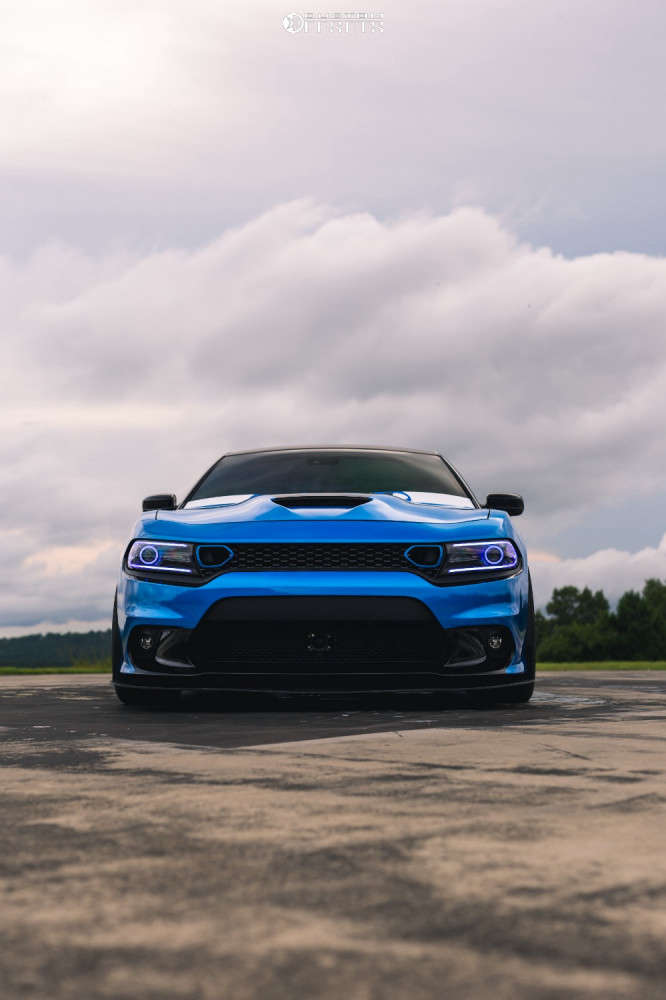 2017 Dodge Charger with 20x9 22 Mickey Thompson Sc-5 and 275/40R20 ...