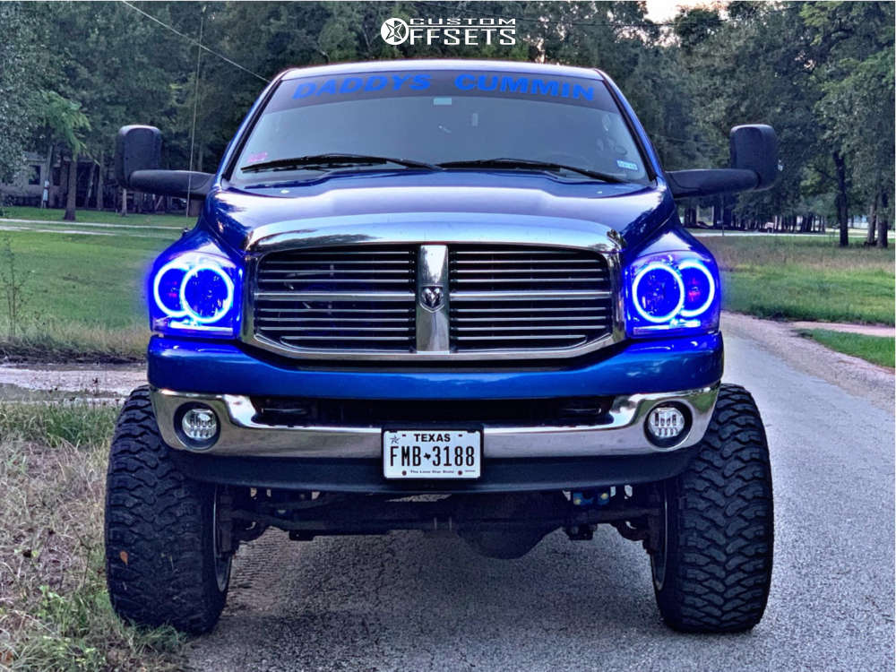 2008 Dodge Ram 2500 with 22x14 -76 Gear Forged F70p1 and 37/13.5R22 RBP ...