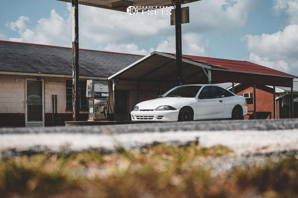 2000 Chevrolet Cavalier with 17x7 38 XXR 521 and 205/50R17 Thunderer ...