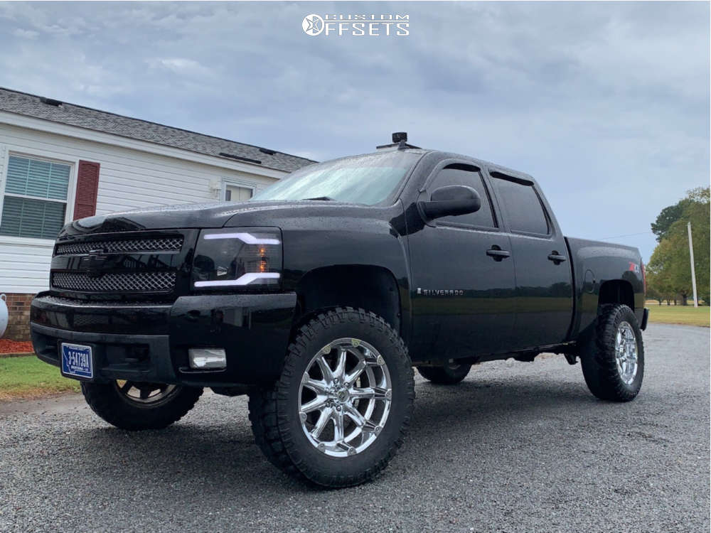 2007 Chevrolet Silverado 1500 with 20x10 -18 XD Badlands and 35/12.5R20 ...