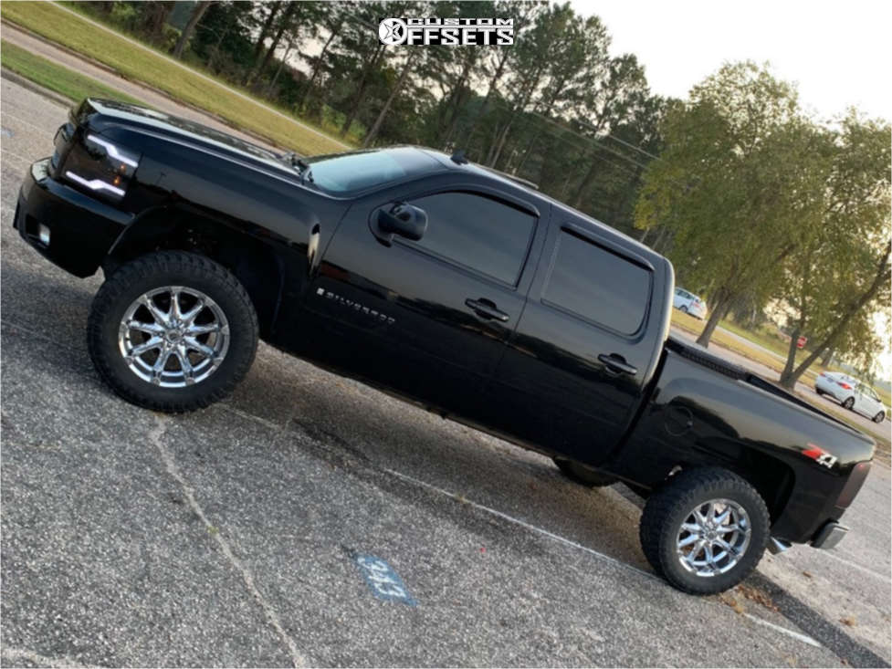 2007 Chevrolet Silverado 1500 with 20x10 -18 XD Badlands and 35/12.5R20 ...