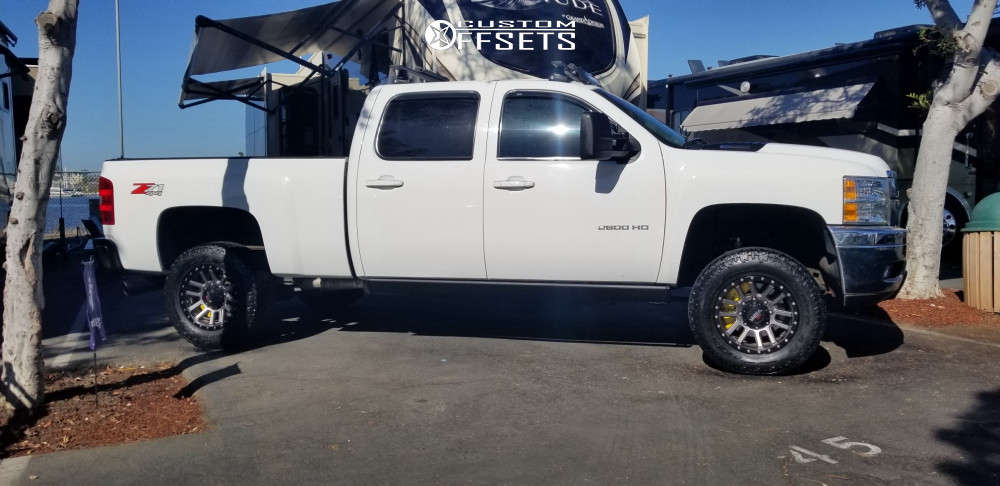 2013 Chevrolet Silverado 2500 HD with 18x9 12 Ultra Xtreme X107 and 285/65R18 Toyo Tires Open ...