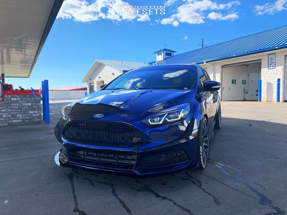 2017 Ford Focus with 18x8.5 38 Ambit Rt8 and 235/40R18 Michelin Pilot ...