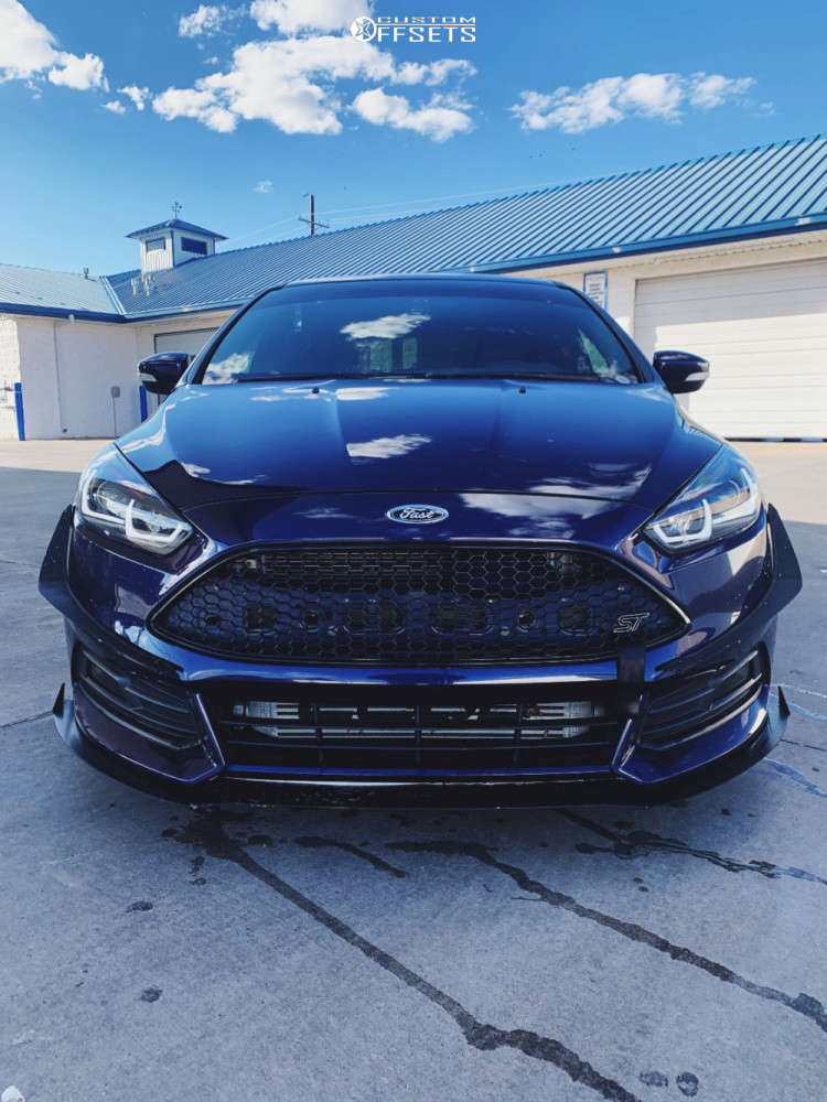 2017 Ford Focus with 18x8.5 38 Ambit Rt8 and 235/40R18 Michelin Pilot ...