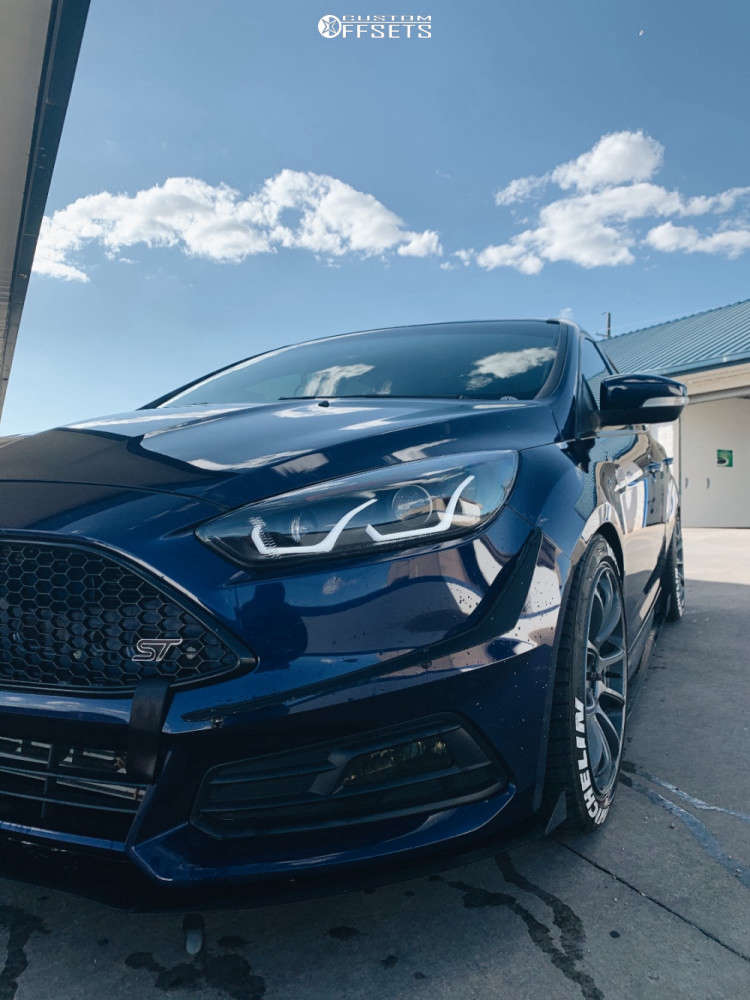 2017 Ford Focus with 18x8.5 38 Ambit Rt8 and 235/40R18 Michelin Pilot ...