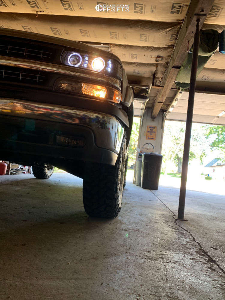 2001 Chevrolet Silverado 1500 with 16x8 American Racing Ar172 and 285 ...