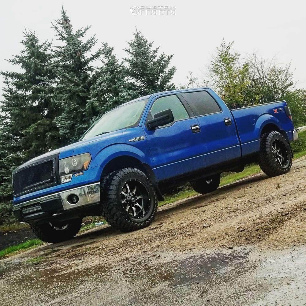 2013 Ford F-150 with 20x10 -24 Moto Metal Mo970 and 35/12.5R20 Toyo ...