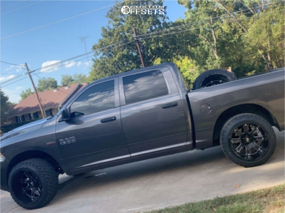 2014 Ram 1500 with 22x14 -76 American Truxx Bomb and 33/12.5R22 Venom ...