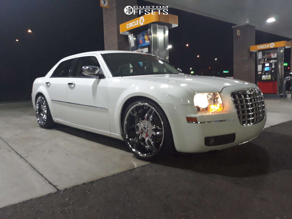 2010 Chrysler 300 with 22x9.5 15 Hipnotic MAKI and 265/30R22 Nexen ...