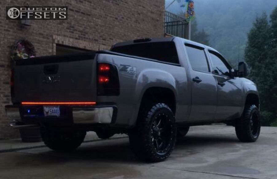 2013 GMC Sierra 1500 with 20x10 -24 Fuel Maverick and 33/12.5R20 Toyo ...