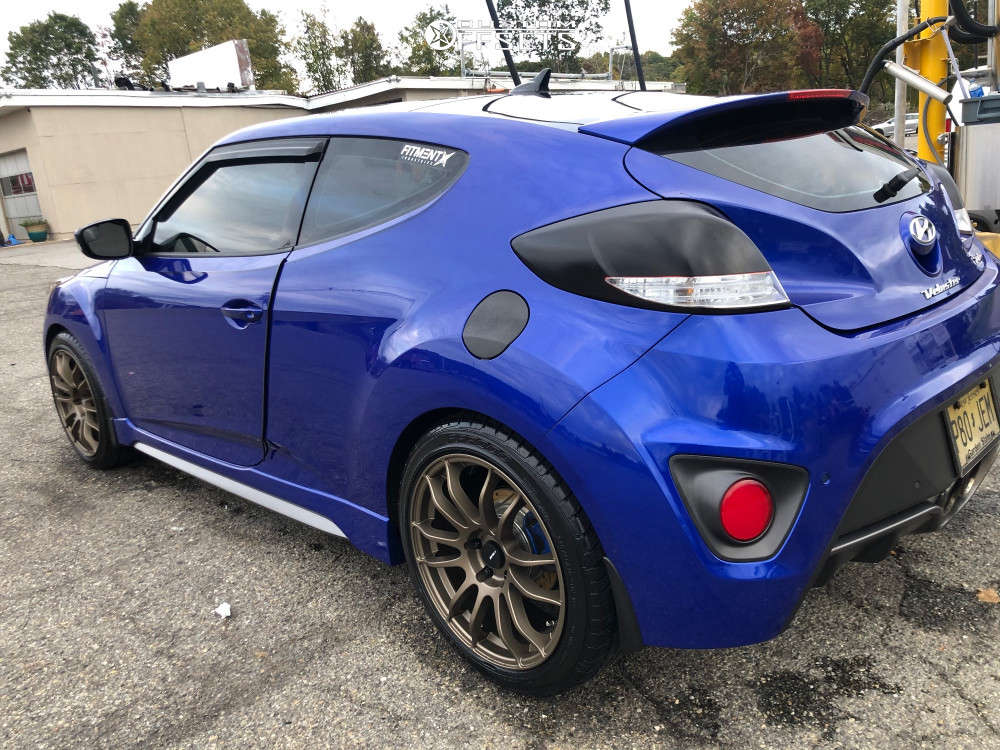 2014 Hyundai Veloster with 18x8.5 33 AVID1 AV20 and 225/45R18 Ohtsu ...