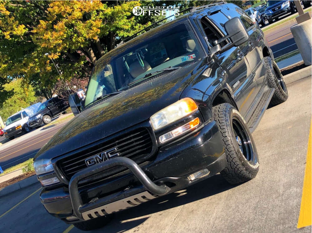 2000 GMC Yukon XL 1500 with 17x9 -19 Pro Comp Series 97 and 265/70R17 ...