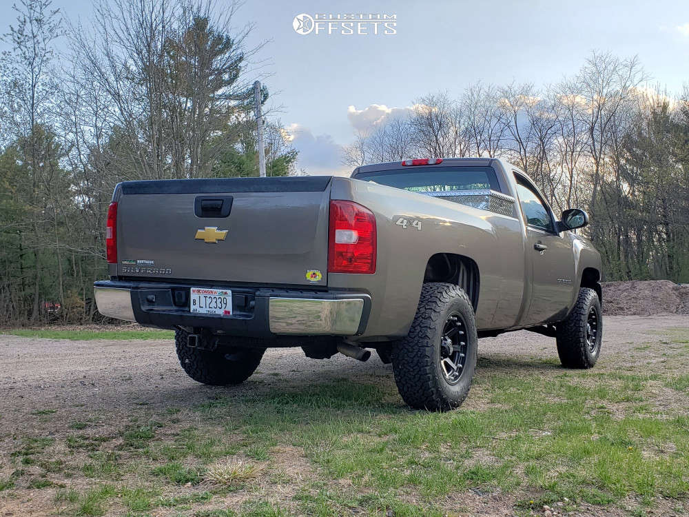 2012 Chevrolet Silverado 1500 with 17x9 -12 XD Addict and 285/70R17 ...