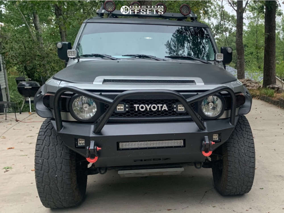 2010 Toyota FJ Cruiser with 17x9 0 Pro Comp Series 36 and 35/12.5R17 ...