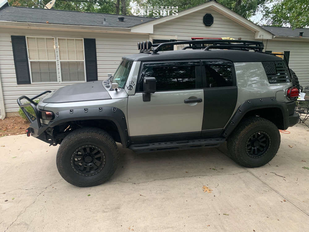 2010 Toyota FJ Cruiser with 17x9 0 Pro Comp Series 36 and 35/12.5R17 ...