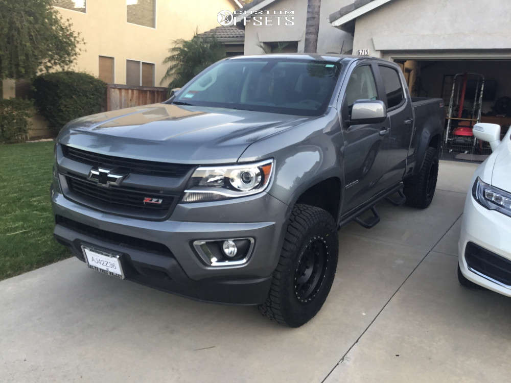 2019 Chevrolet Colorado with 17x8.5 0 Method Mr315 and 265/70R17 Falken ...