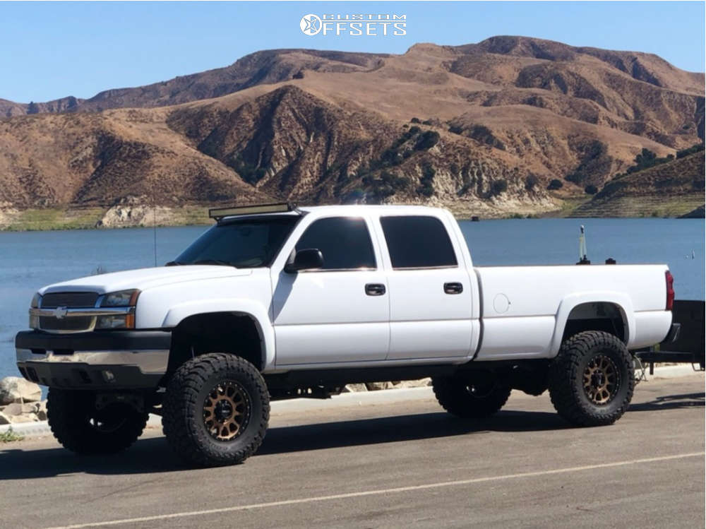2004 Chevrolet Silverado 2500 HD with 18x9 -12 Method Nv and 37/13.5R18 ...