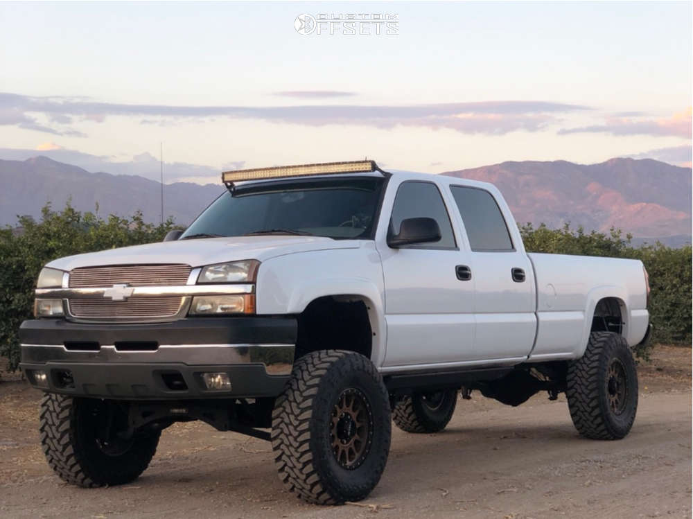 2004 Chevrolet Silverado 2500 HD with 18x9 -12 Method Nv and 37/13.5R18 ...