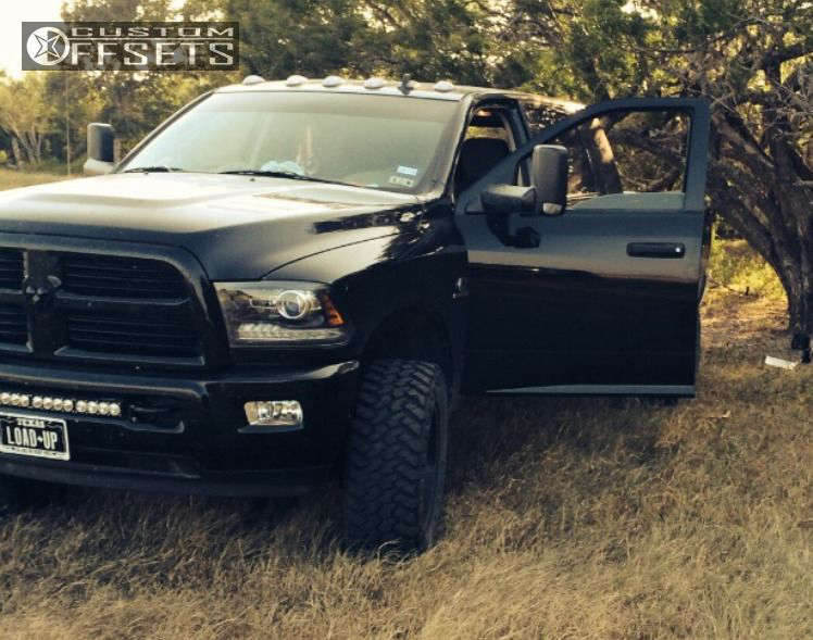 2014 Ram 2500 with 20x10 -12 Helo 012 and 33/12.5R20 Nitto Trail ...