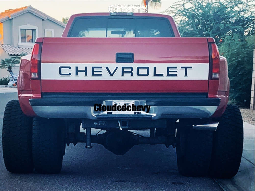 1997 Chevrolet K3500 with 22x8.25 -111 XD Xd815 and 325/50R22 AMP Mud ...