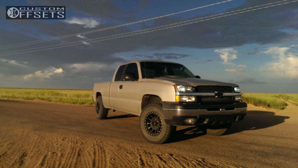 2004 Chevrolet Silverado 1500 with 17x8.5 0 Method NV and 285/70R17 ...