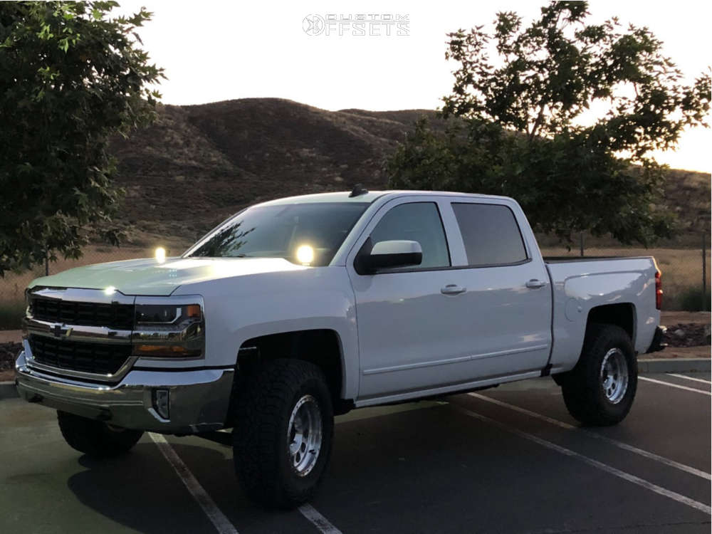 2017 Chevrolet Silverado 1500 with 17x8.5 0 Method Mr315 and 35/12.5R17 ...